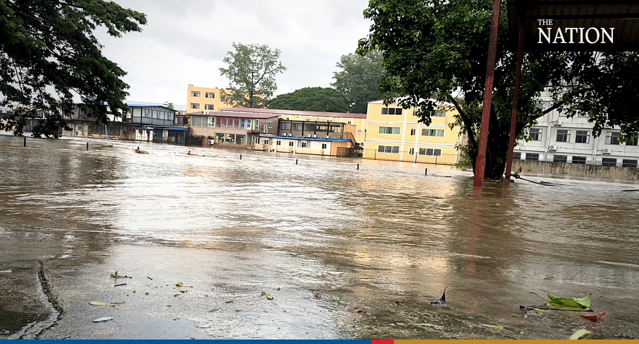 Rising Moei River water level forces residents to move to higher ground