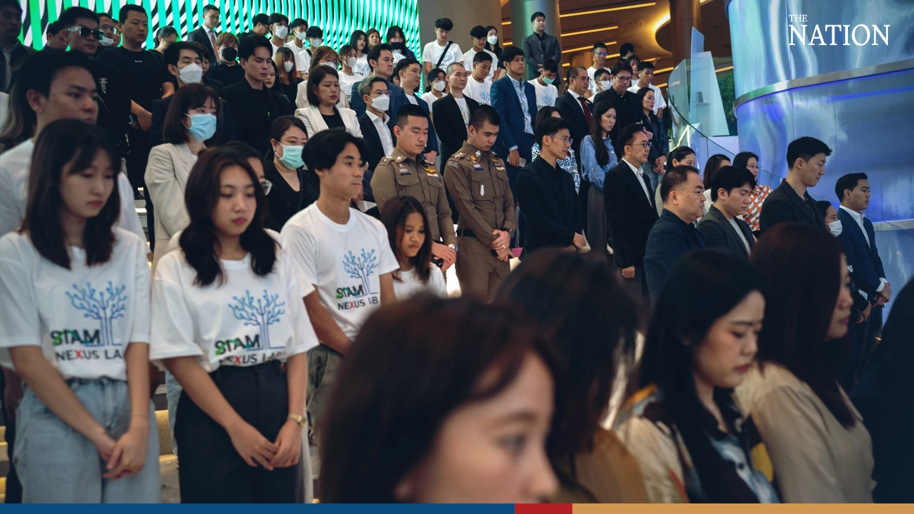 Siam Paragon reopens, vows to support victims of mass shooting