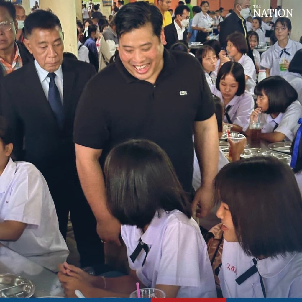 Jay Fai’s crab omelette gets thumbs-up from ‘Than On’