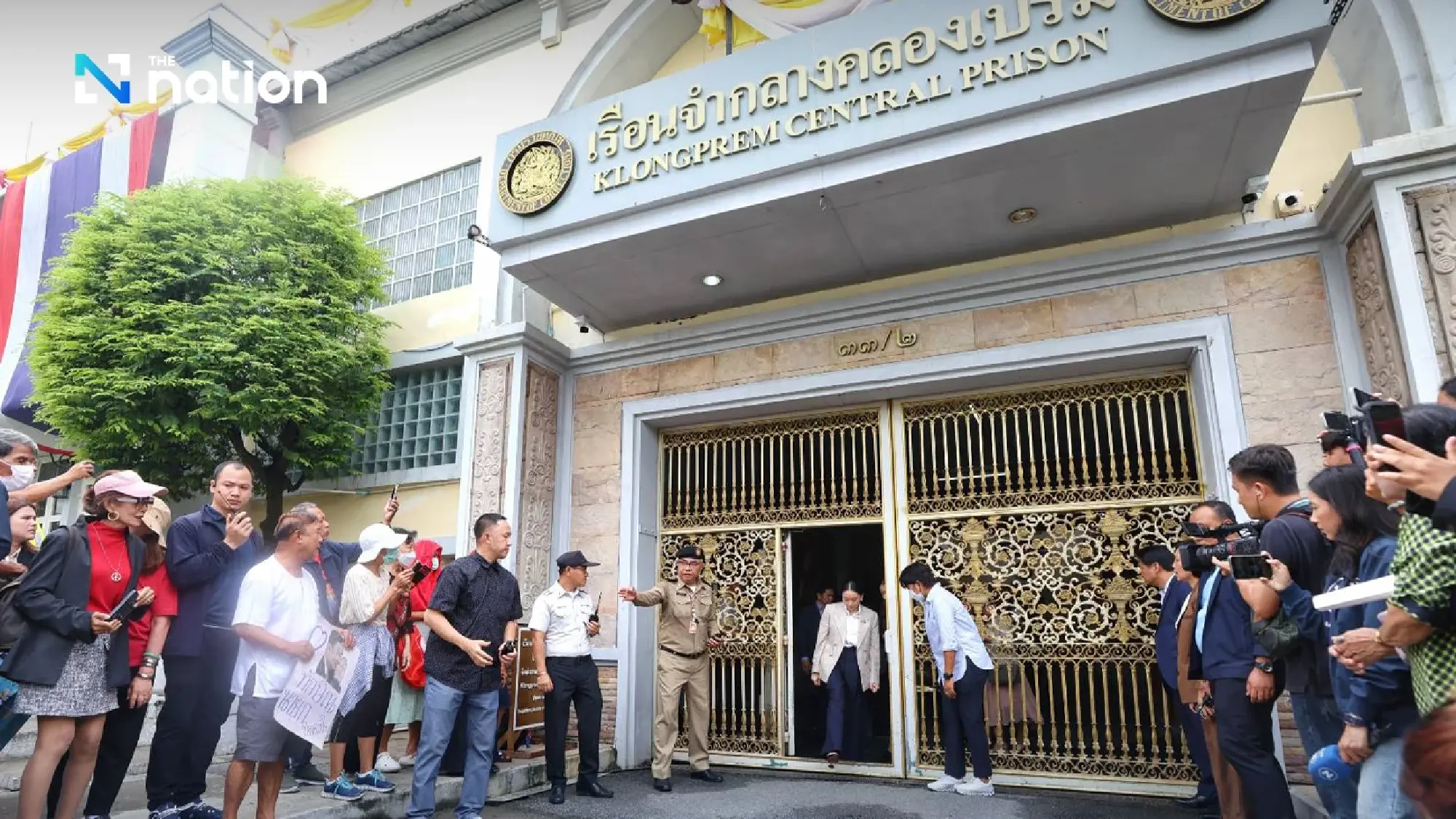 Thaksin in good spirits, says he misses his grandchildren after family visit