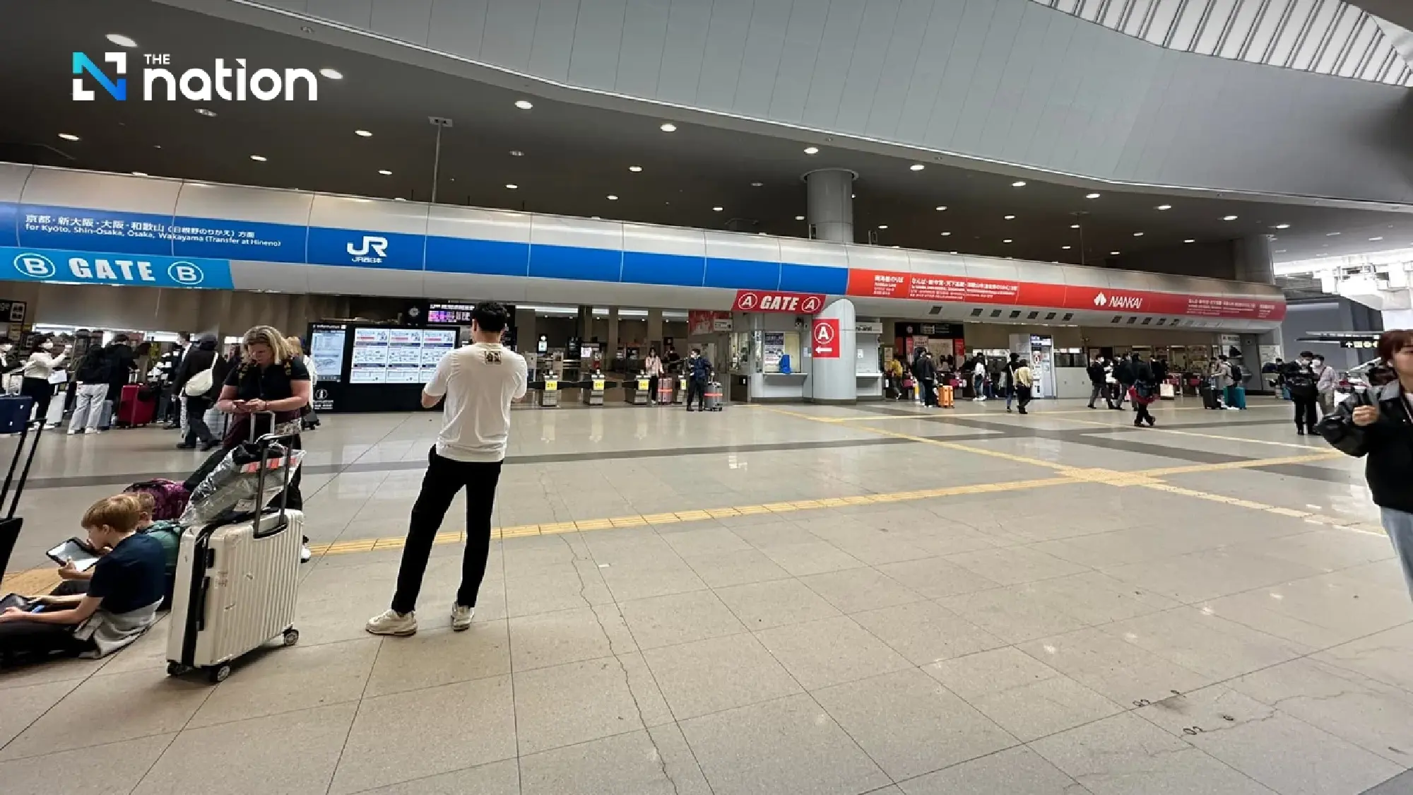 Foreign tourists to Japan hit record 3.43 million in August