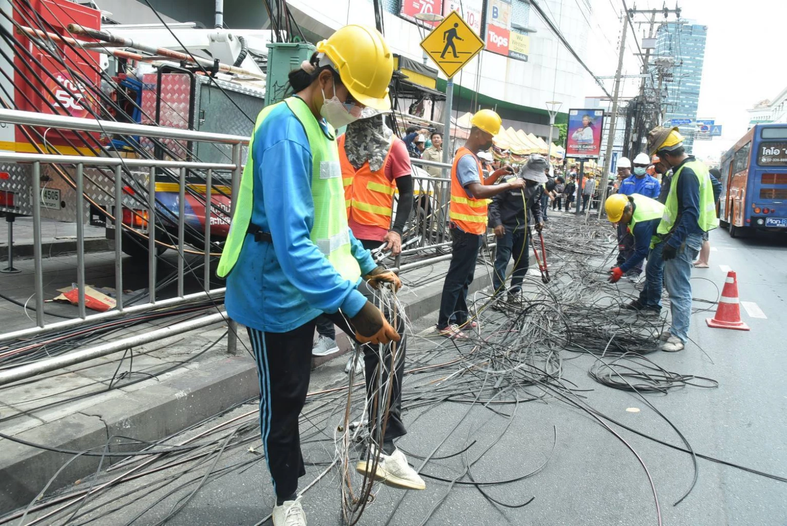 Cables on Charoen Krung Road to be moved underground