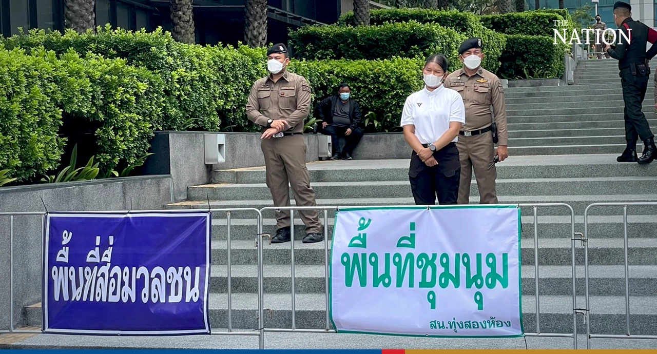 Group urges court to ‘save democracy’, drop cases against Pita, Move Forward