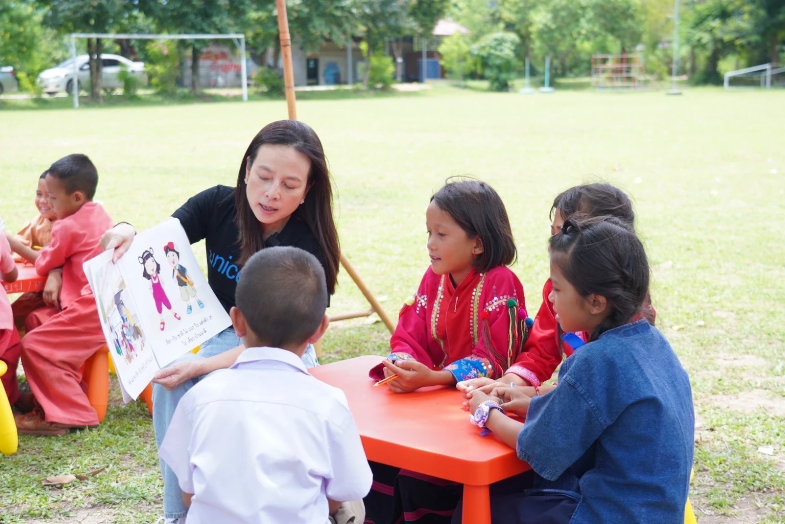 Madam Pang joins UNICEF on a special mission to visit migrant children ...