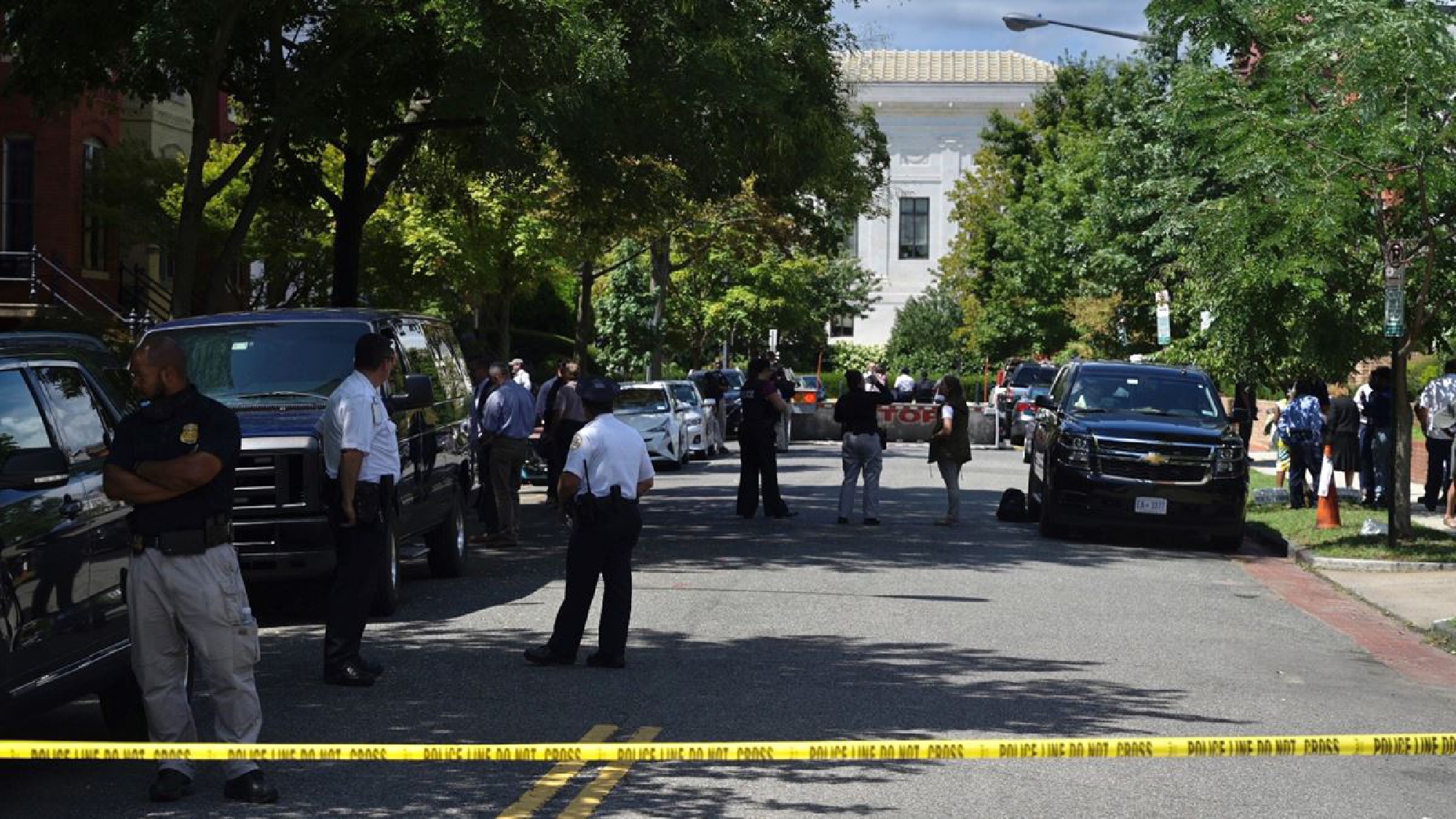 Man claiming to have bomb near U.S. Capitol is in custody after standoff, police say