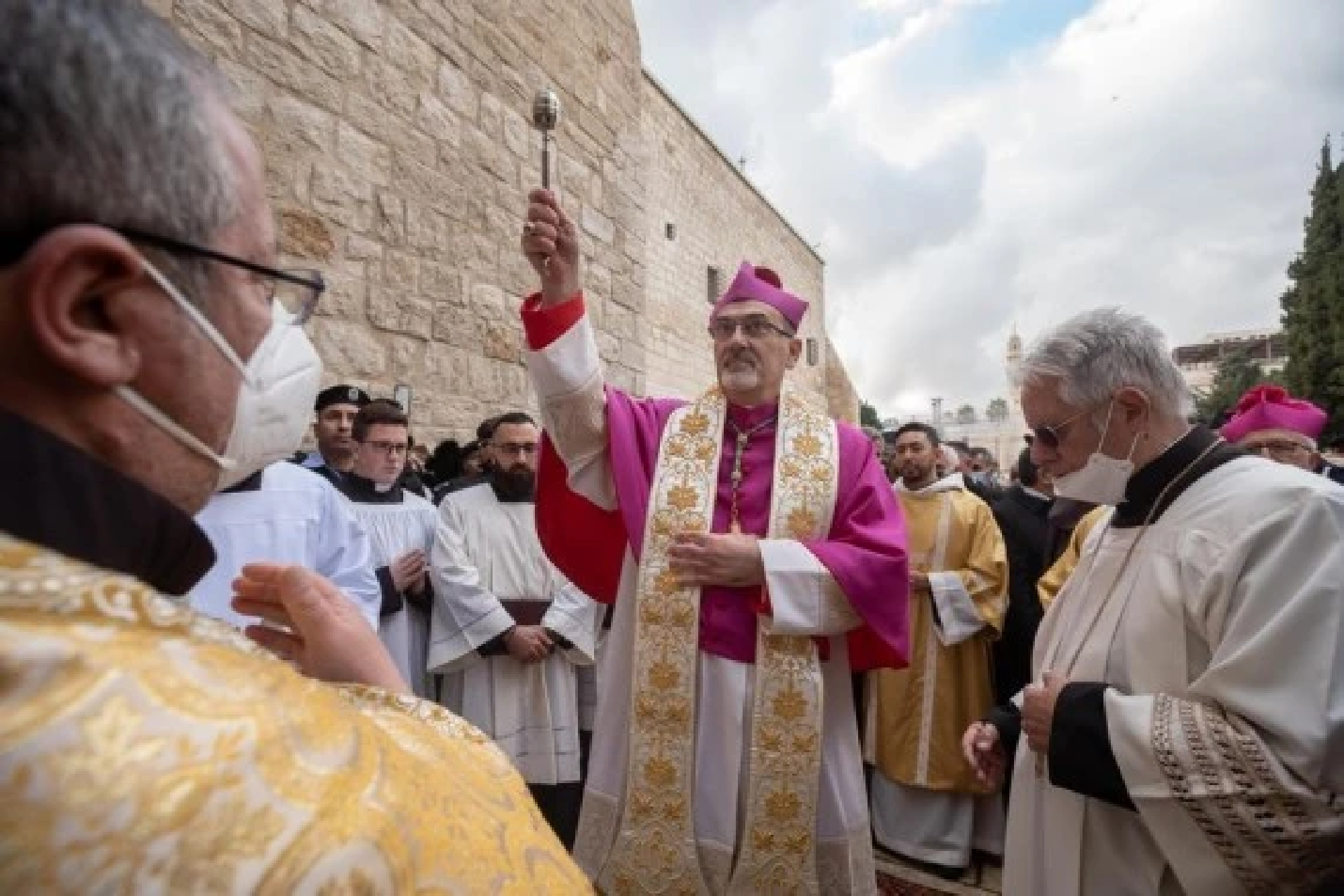 Bethlehem welcomes Christmas without foreign tourists, pilgrims