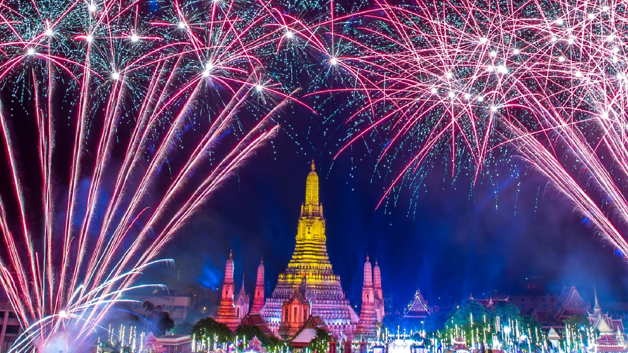 Bangkok fireworks usher in the New Year over iconic temple