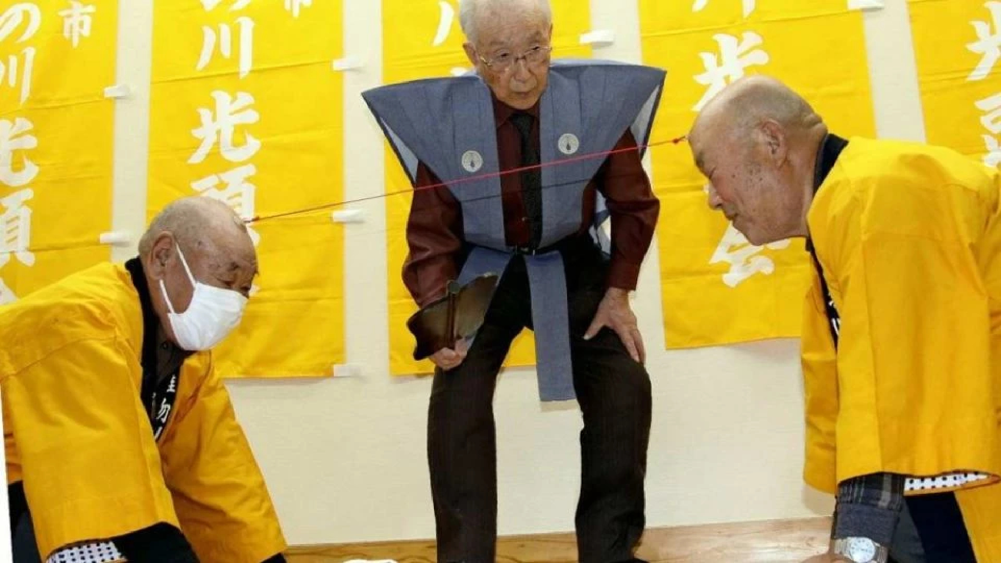 Now’s Your Time to Shine: Men Compete for Shiniest Bald Head