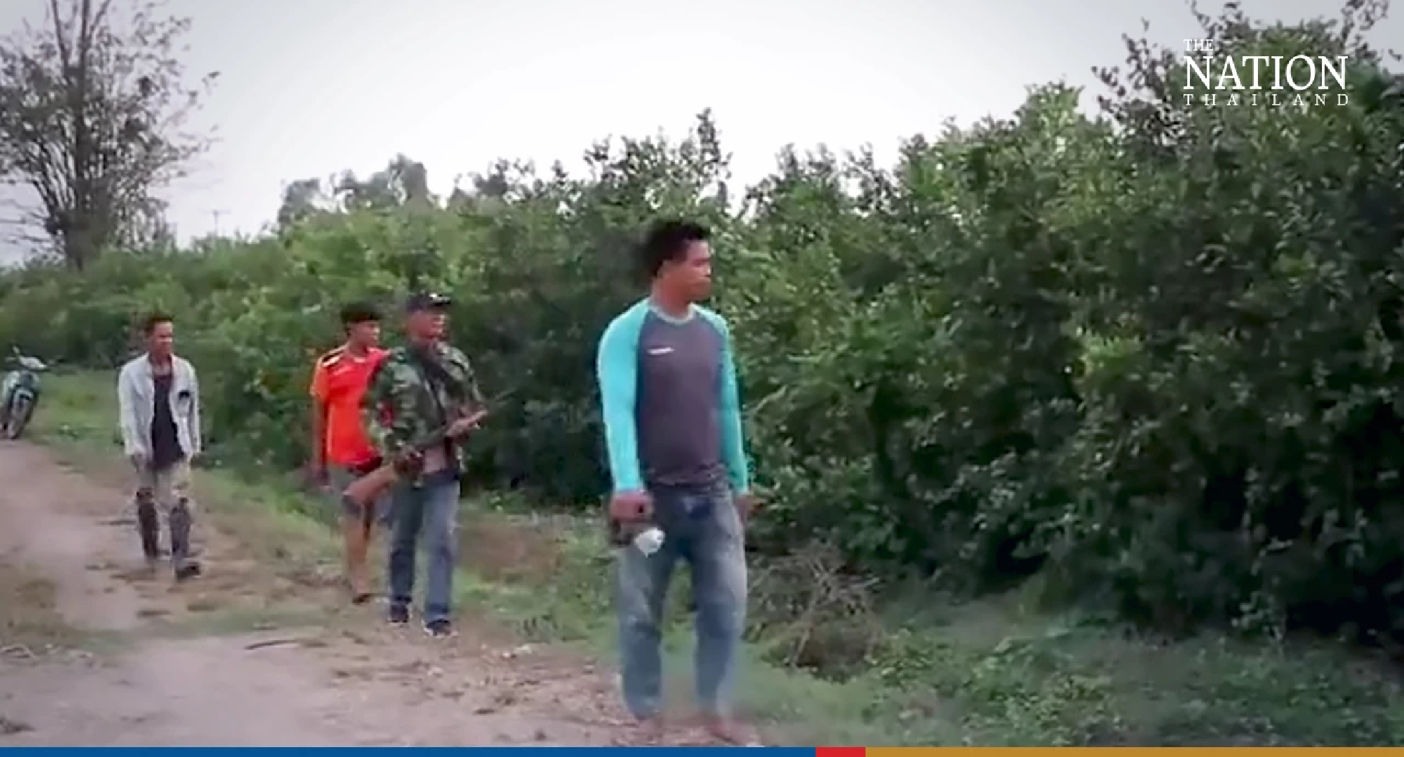 Lime-growers in Kamphaeng Phet form gun-toting squad to prevent theft