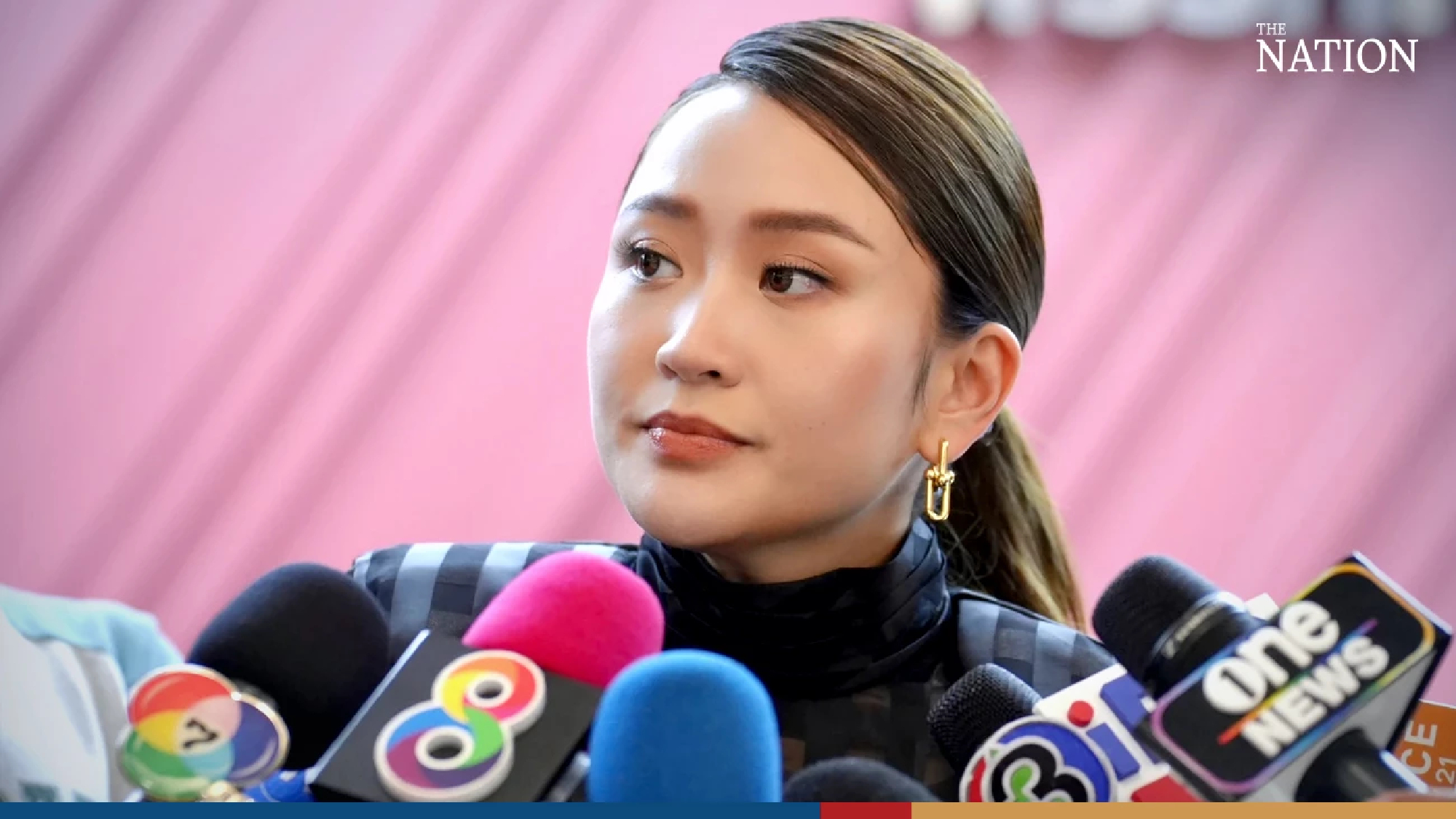 Thaksin postpones return until Thailand's political situation settles down